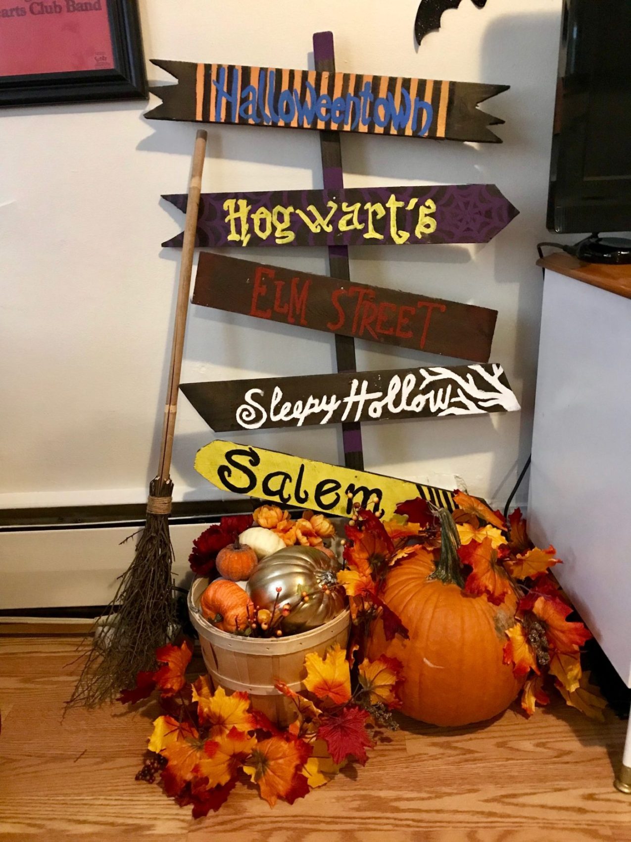 Spooky Halloween Sign - Holladays at Home