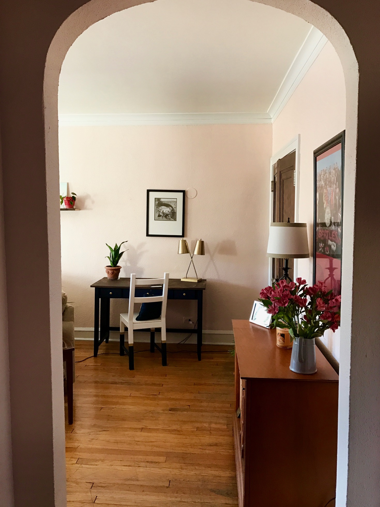 Chicago Apartment Tour - Holladays at Home