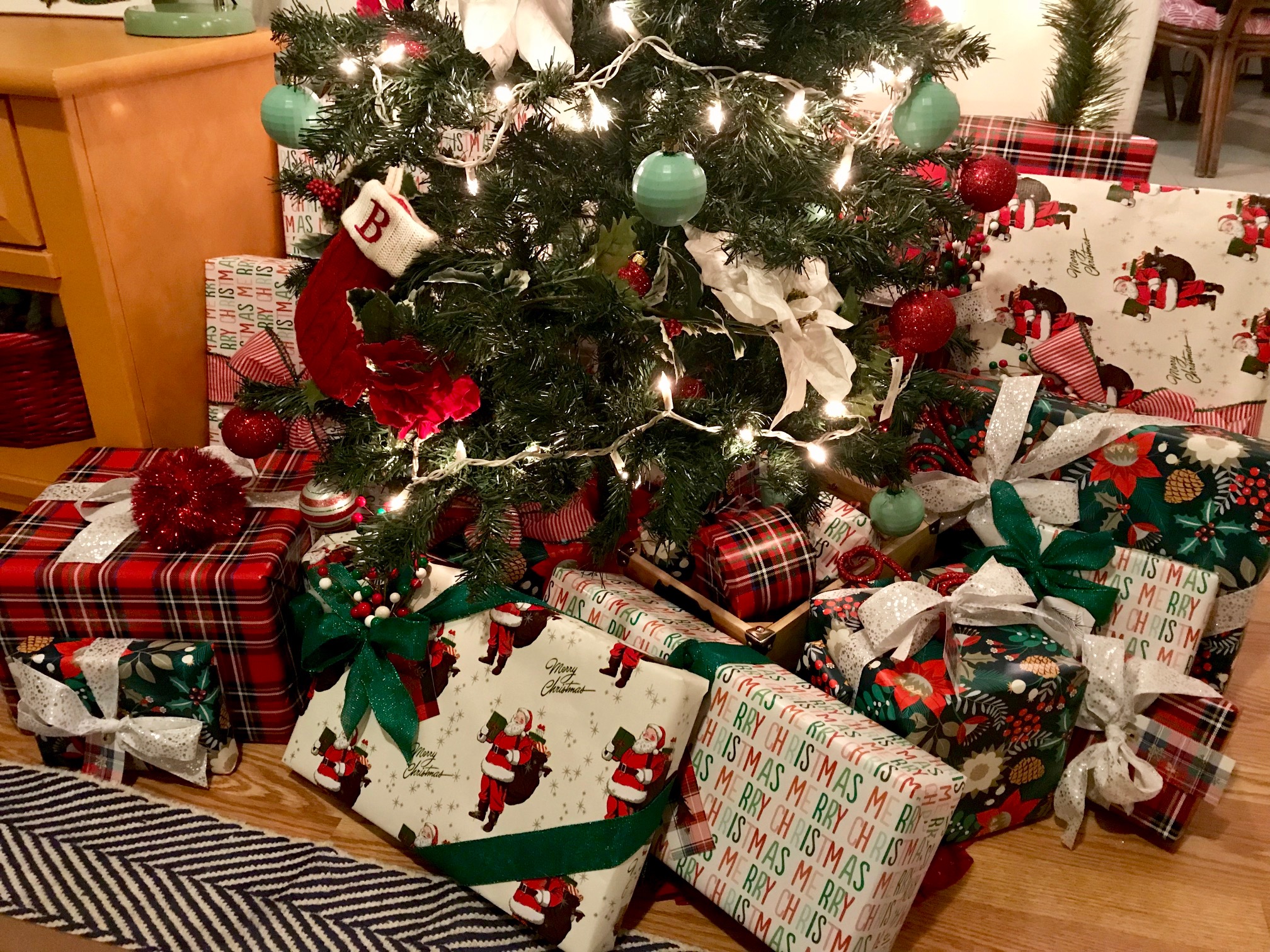 Classic Movies to Watch this Christmas - Holladays at Home